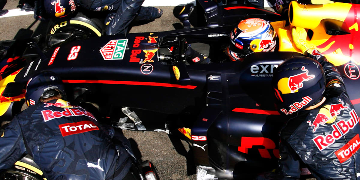 The History of the Pit Stop extra: One man vs a team