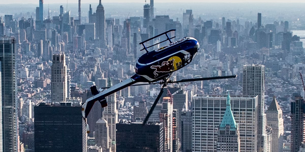Helicopter tricks over NYC: Incredible aerobatic video