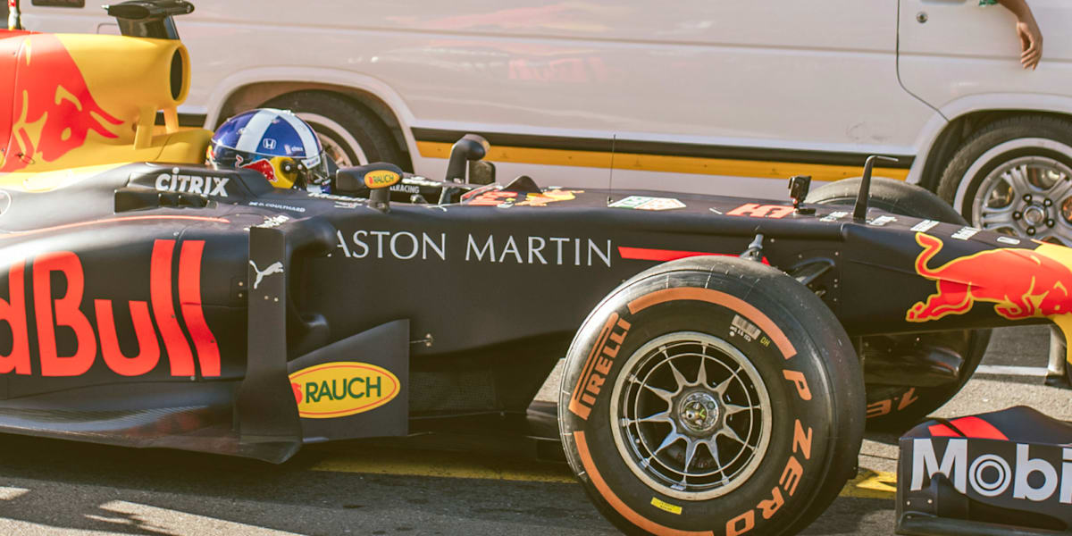 Red Bull Cape Town Circuit 2019: Coulthard vs taxi