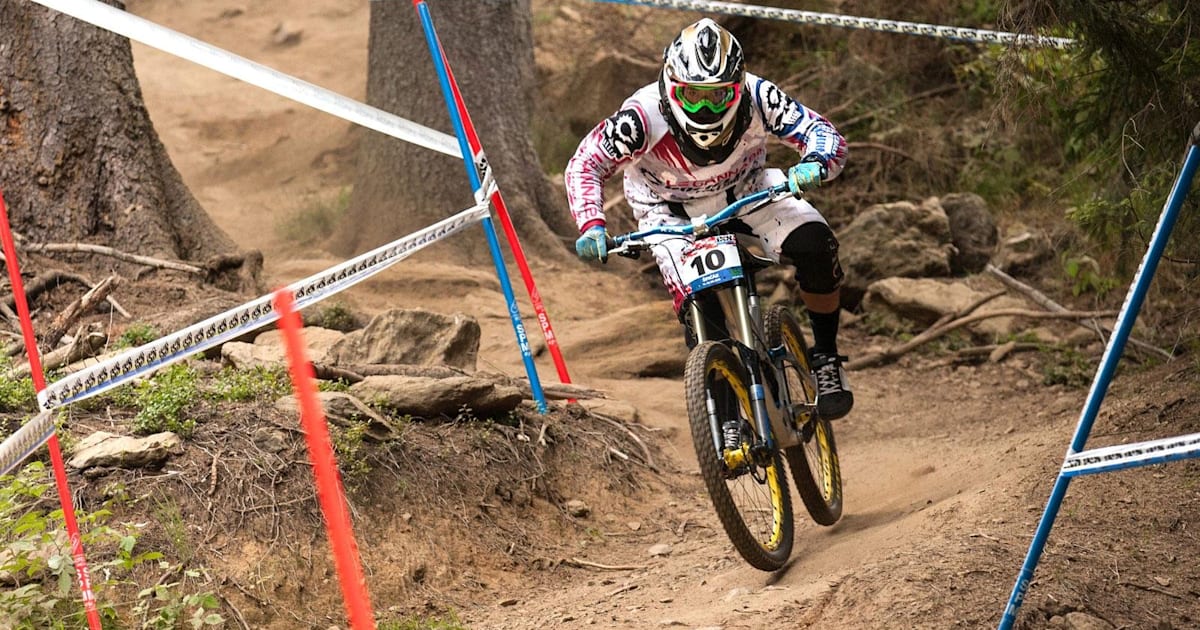 Review show: iXS EDC Spicak 2012