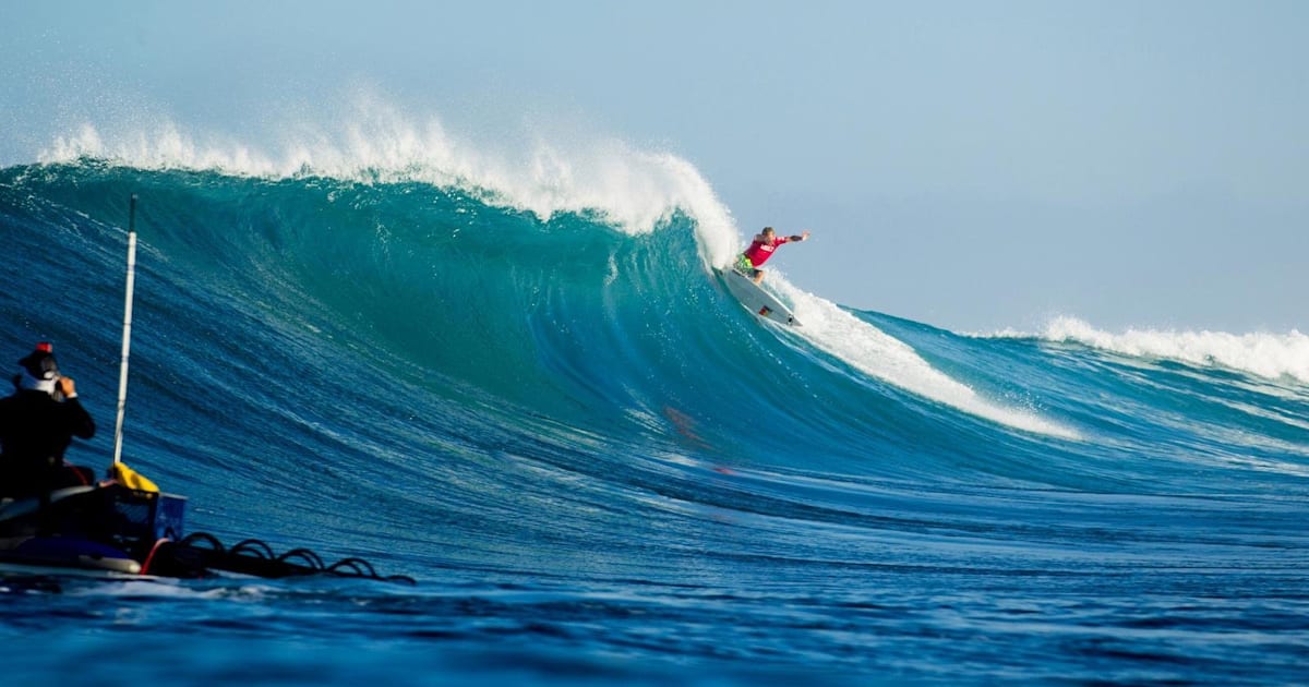 Medina Finishes 2nd at Vans World Cup of Surfing