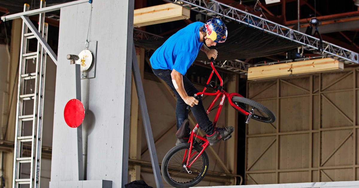 Vídeo: El road trip de Drew Bezanson