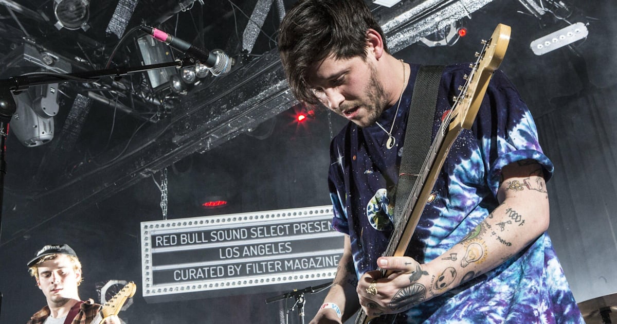 Wavves Debut New Song '9 Is God' On Conan