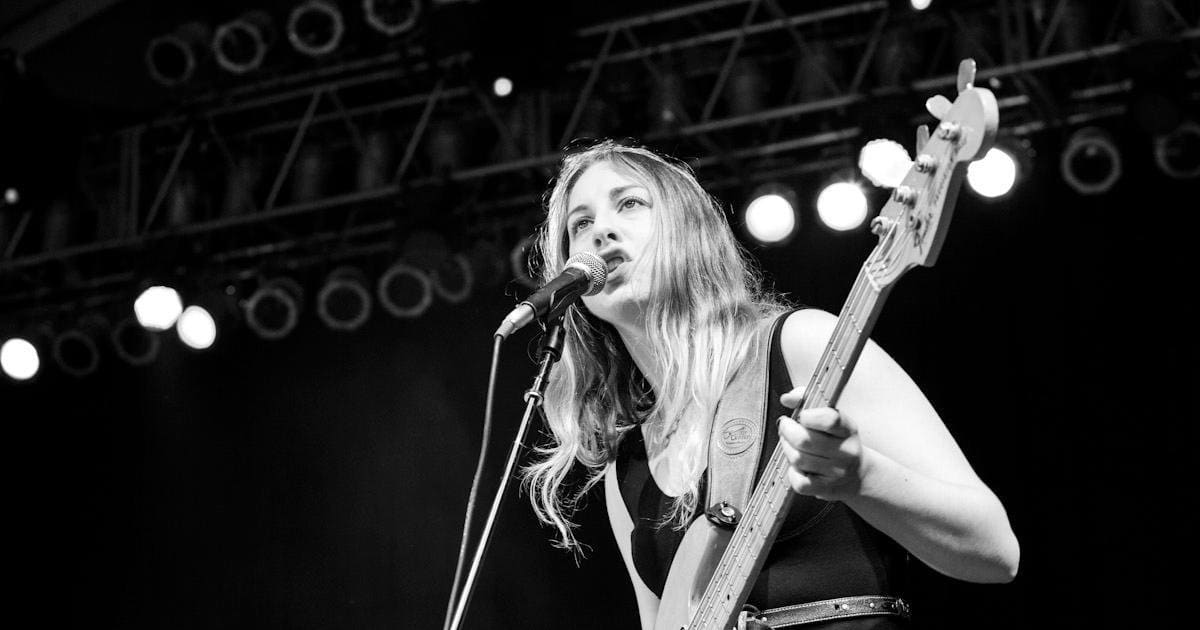 Watch Haim Play 'The Wire' Live in London