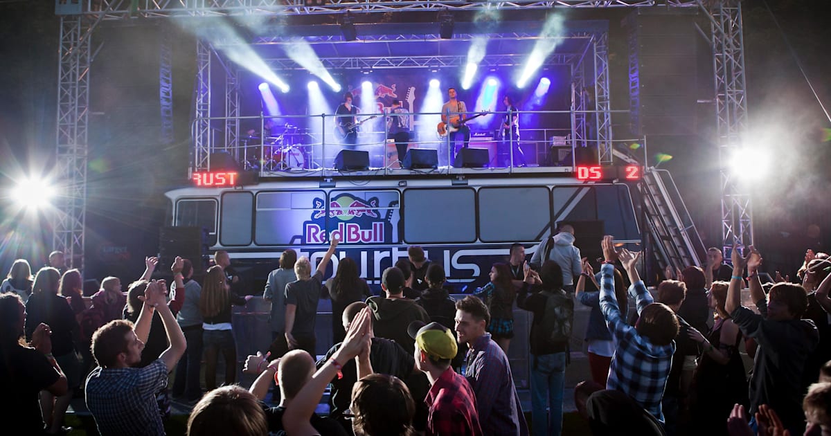 Red Bull Tour Bus na Orange Festival