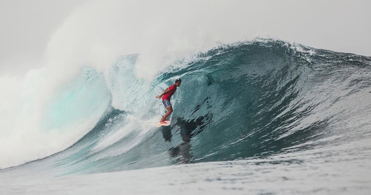Człowiek, który przeżył starcie z tsunami. Rob Bain.