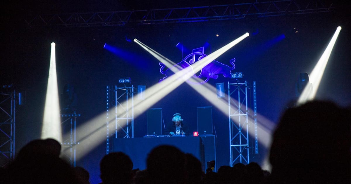 Jackson & His Computer Band en la RBMA Radio