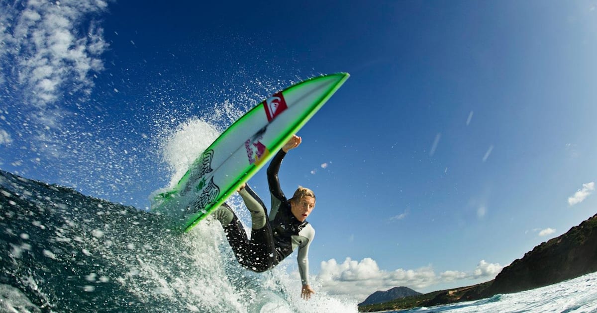 Leo, un quindicenne tra le stelle del surf