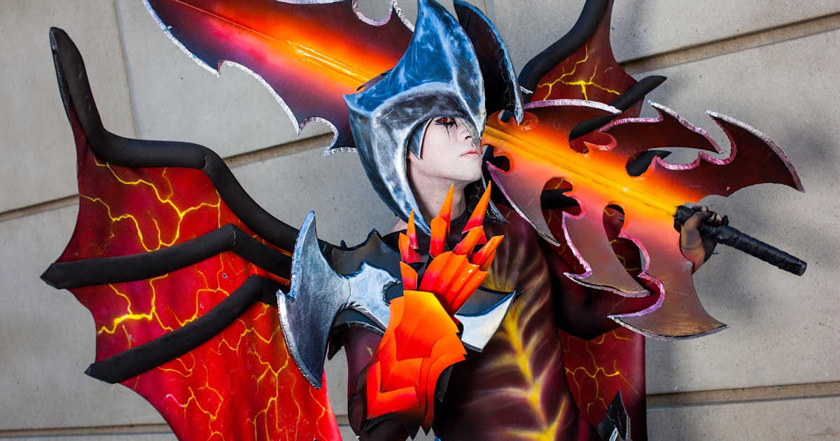 Dressed to Kill: Cosplayers of League of Legends