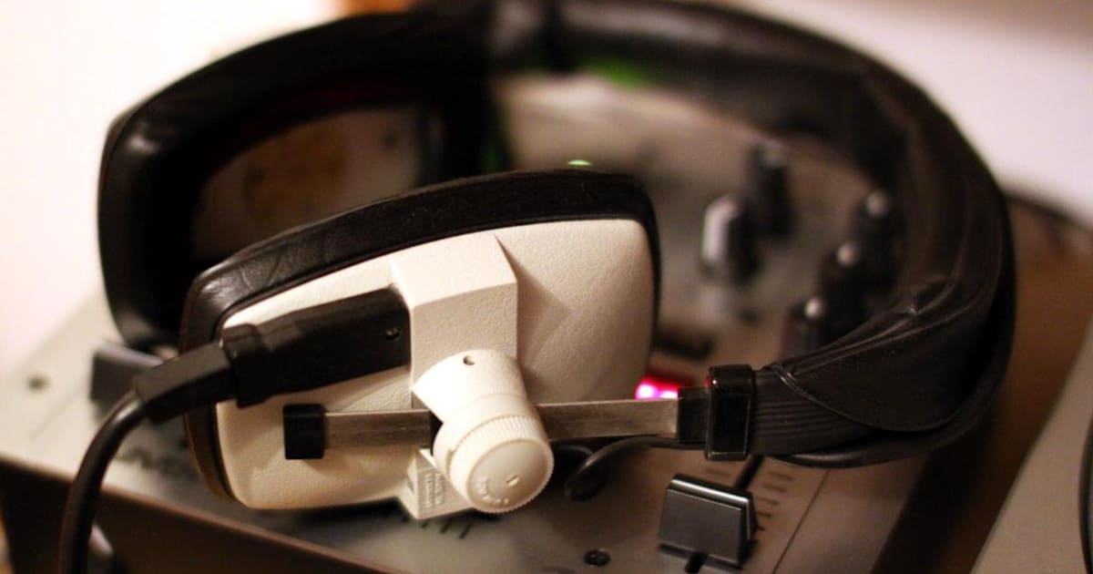 First Music Contact: Creation of an Irish music scene