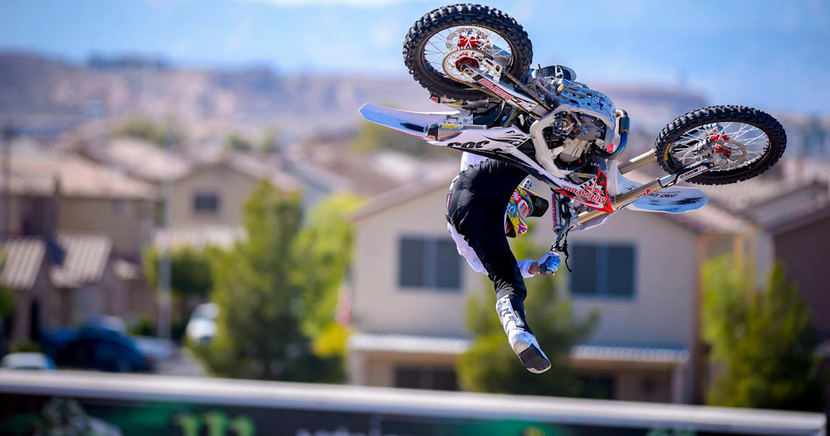 Style Check Mega Showdown: Biggest Whip At MEC