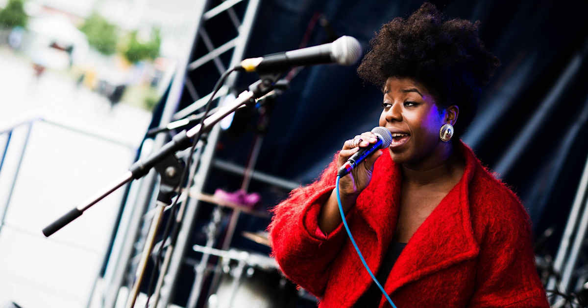 Red-Bull-Tour-Bus-Brno-Fotky