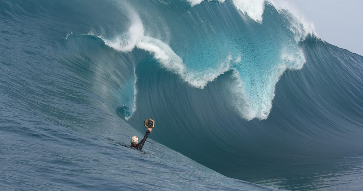 Photo gallery – Russell Ord, big waves at The Right