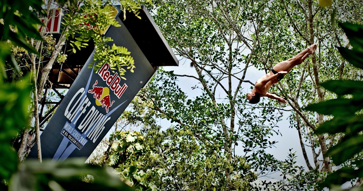 Red Bull Cliff Diving Mexico 2011 event clip