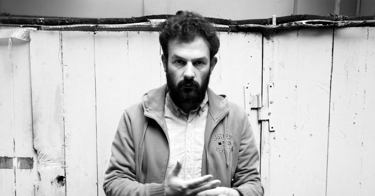 Watch a session from Greek producer Larry Gus