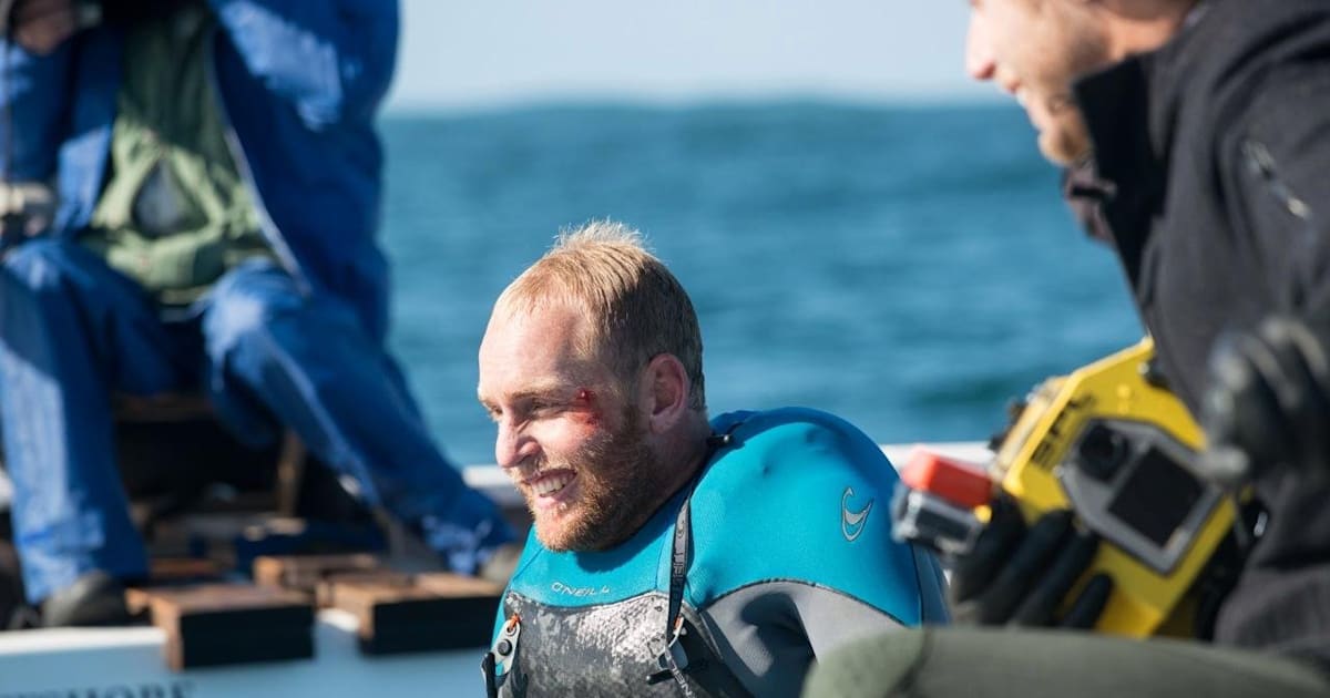 Taj Burrow, Mark Mathews en The Right desde cada ángulo