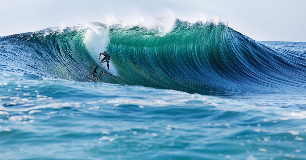 Ian Walsh surfs a secret slab, East Coast USA