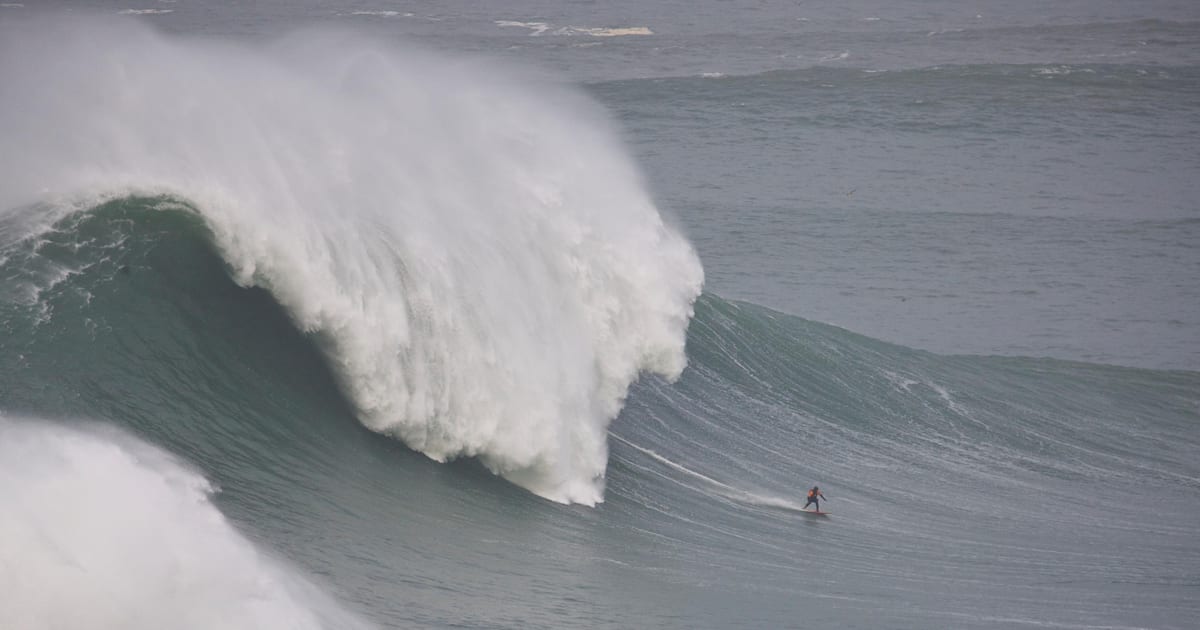 XXL waves in Nazare Portugal
