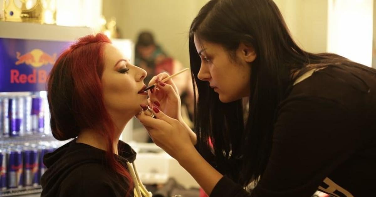 Video: Ceyda Doğan Karaş Red'e Nasıl Dönüştü?