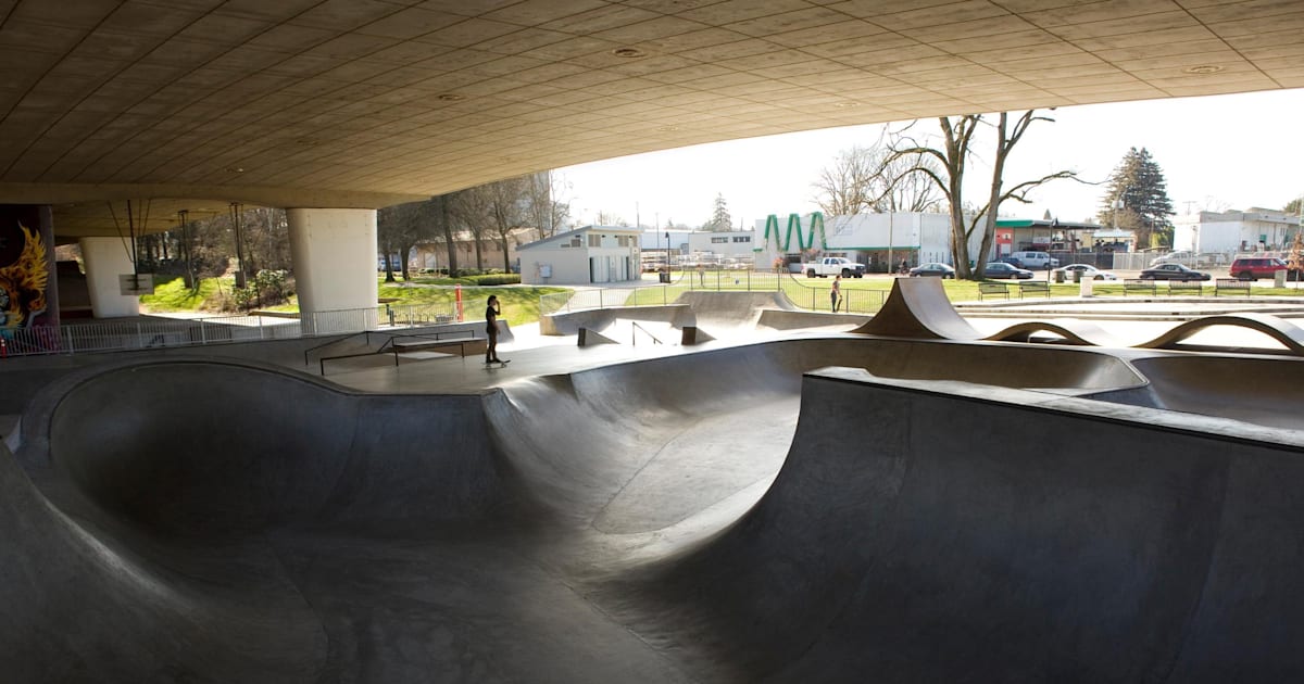 Cody Lockwood skate un park qu'il a construit