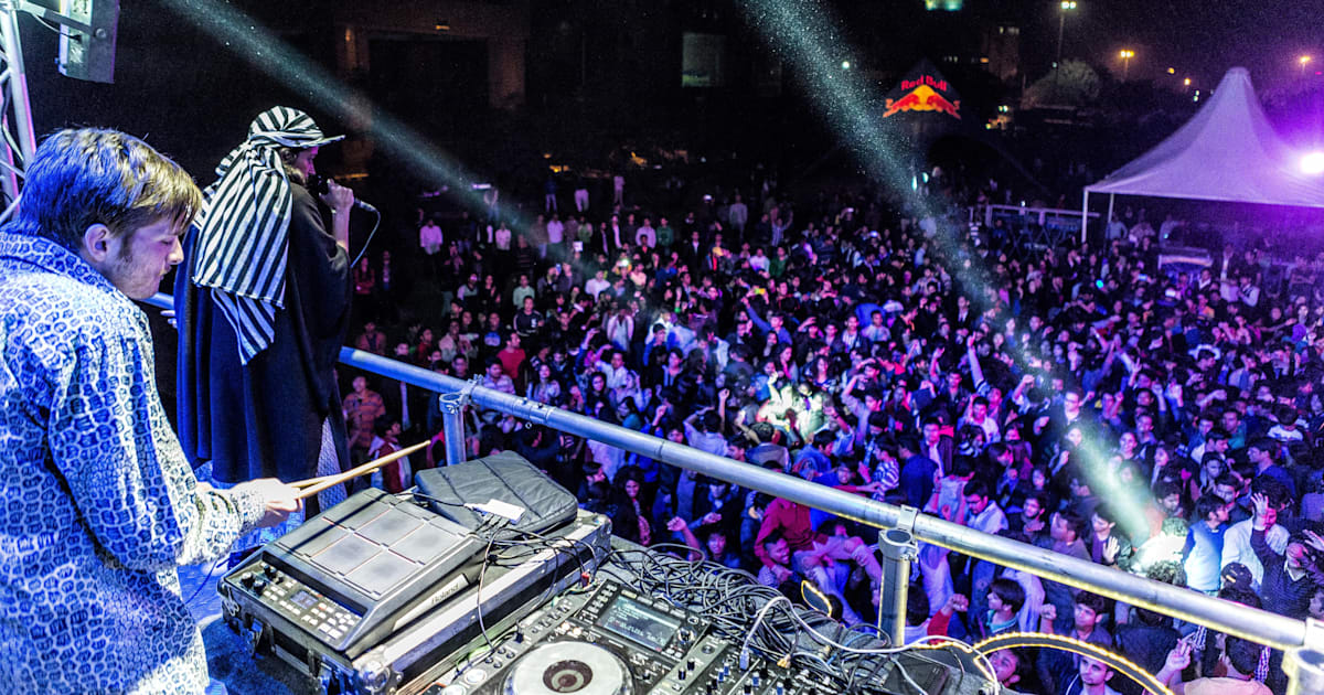 10 Reasons to Catch the Red Bull Tour Bus