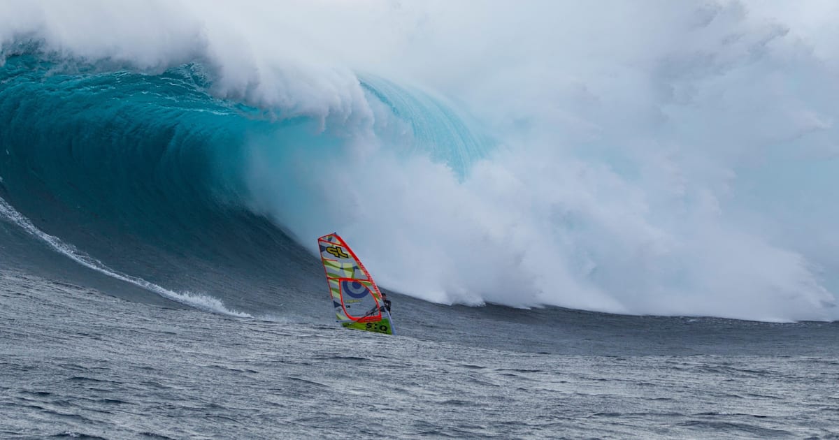 Alastair McLeoad windsufer taking on a monster wave