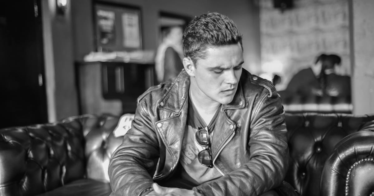 Stealth Intro premiere