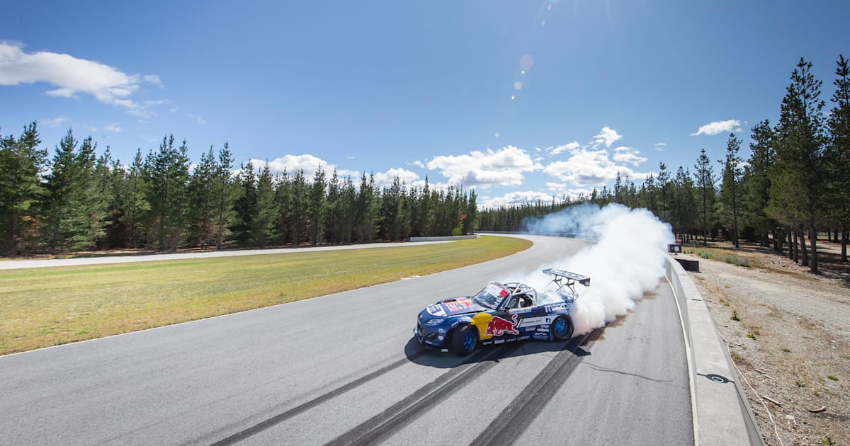 Mad Mike Whiddett drift w 360 stopniach POV Video