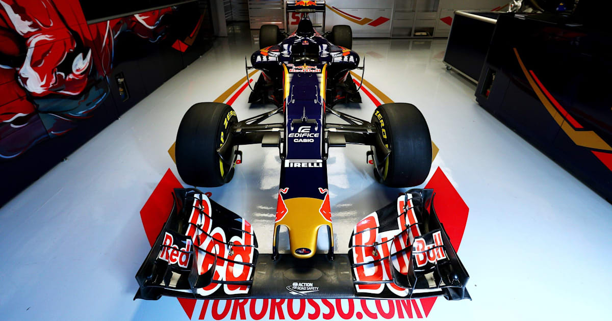 Toro Rosso STR11 F1 car launch
