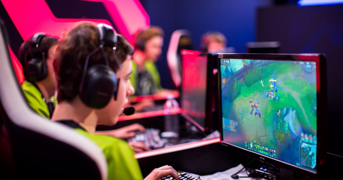 Legacy ESports: League of Legends Interview | Red Bull