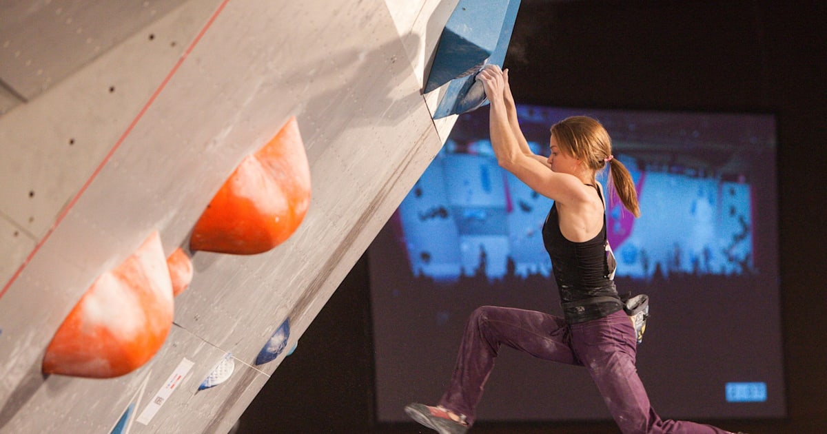 See these incredible climbing moves