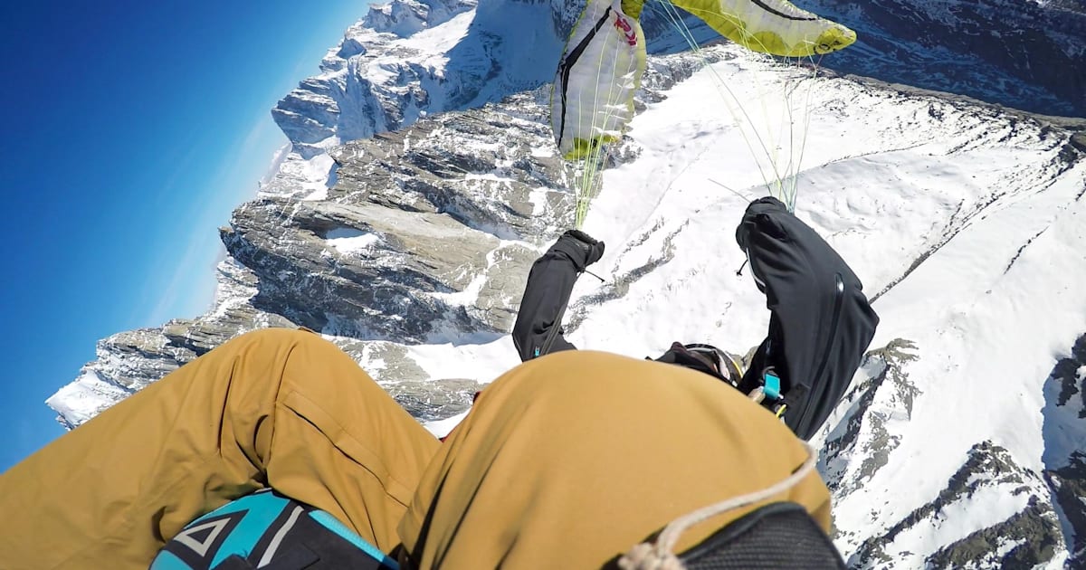Paragliding: Tim Alongi vola sopra Chamonix