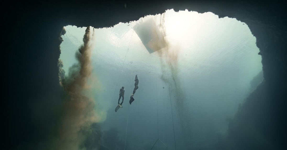 Underwater Sandfall: The secret of Dean’s Blue Hole