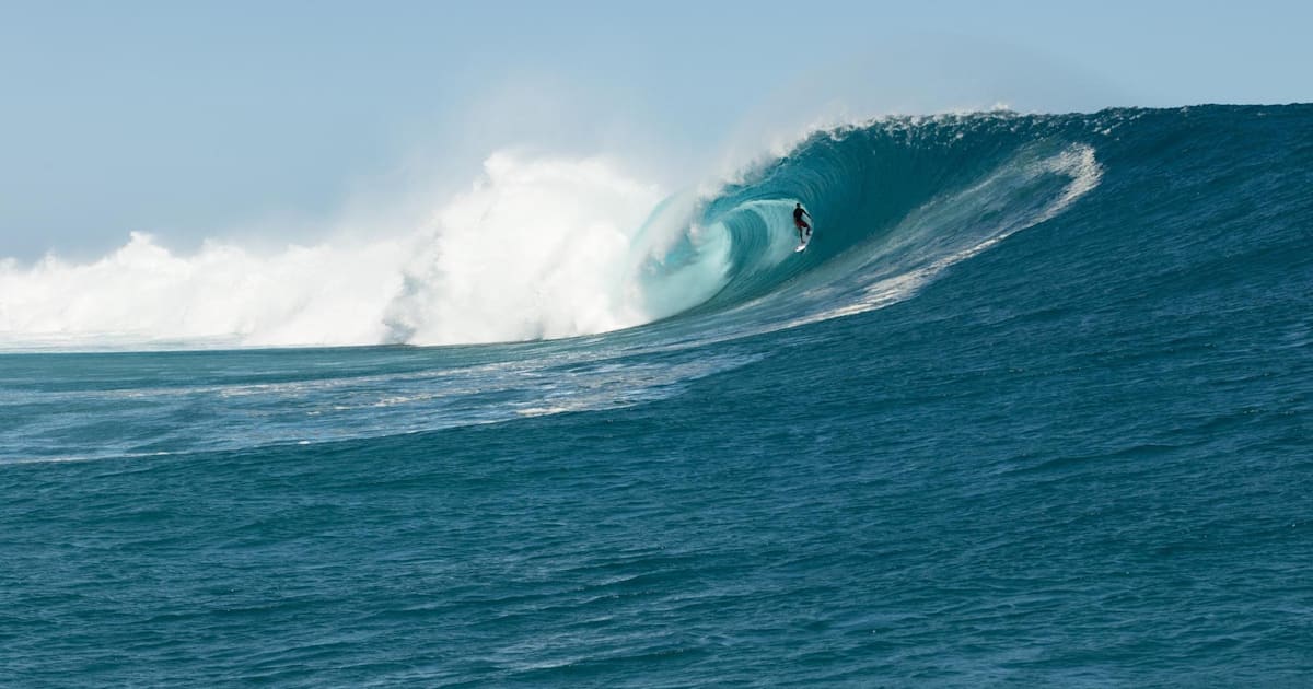Watch drone footage of surfing Cloudbreak Tavarua Fiji