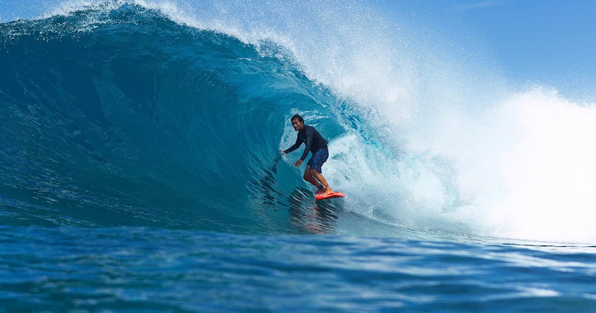 Taking Off Banyaks Indonesia surfing photo gallery