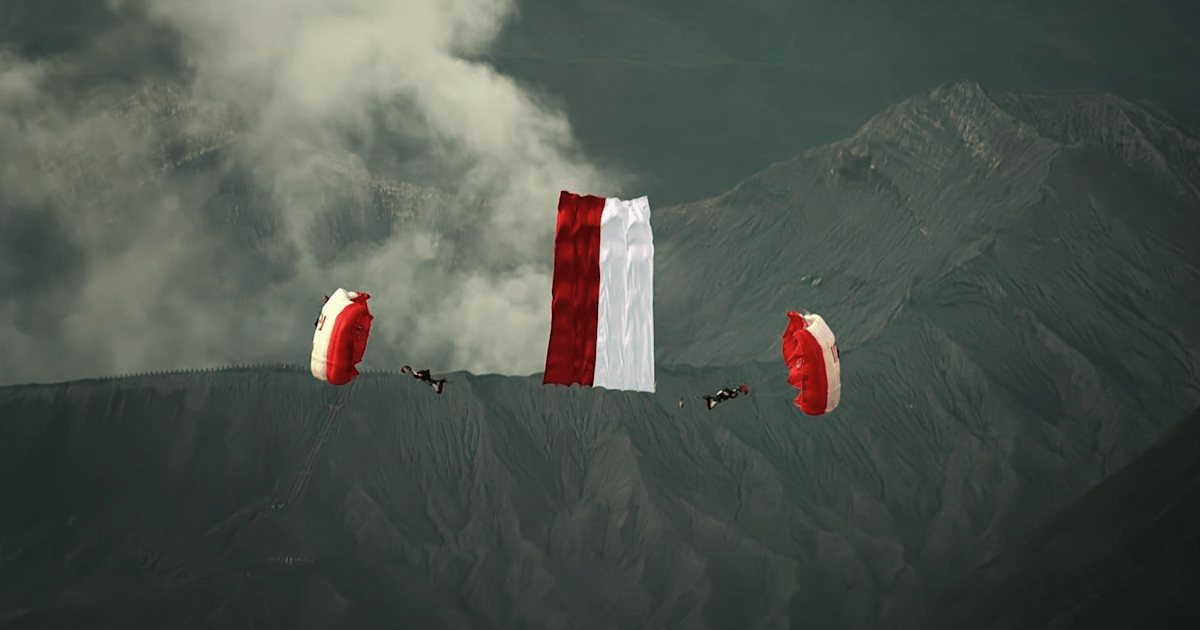 Marco ist Teil des Red Bull Skydive Teams