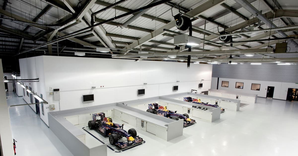 Video: F1 wheel bolt – race journey | Red Bull Racing