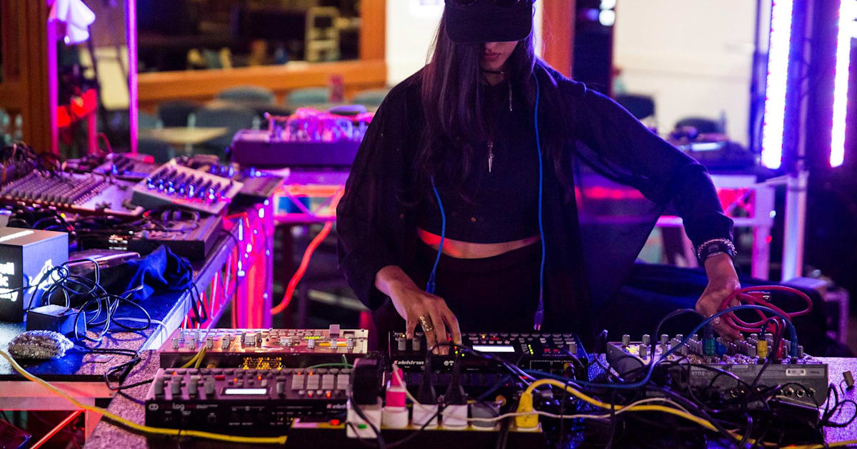 Gear Porn: Epic hardware photos at the 1800Analog party