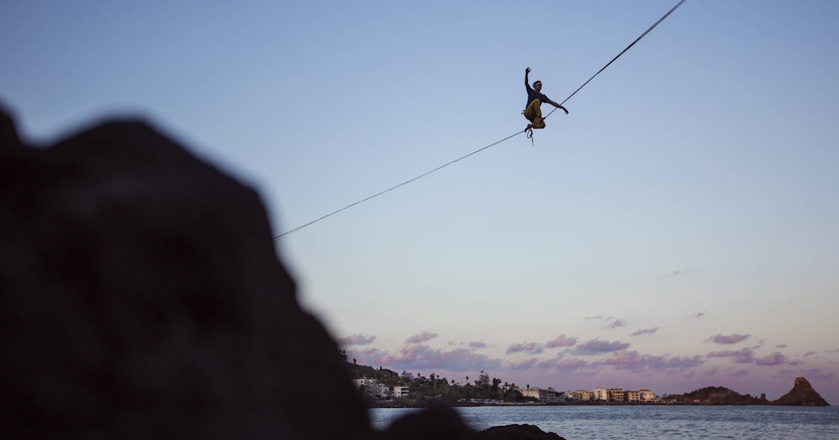Red Bull Airlines, gara di slacklining a Catania