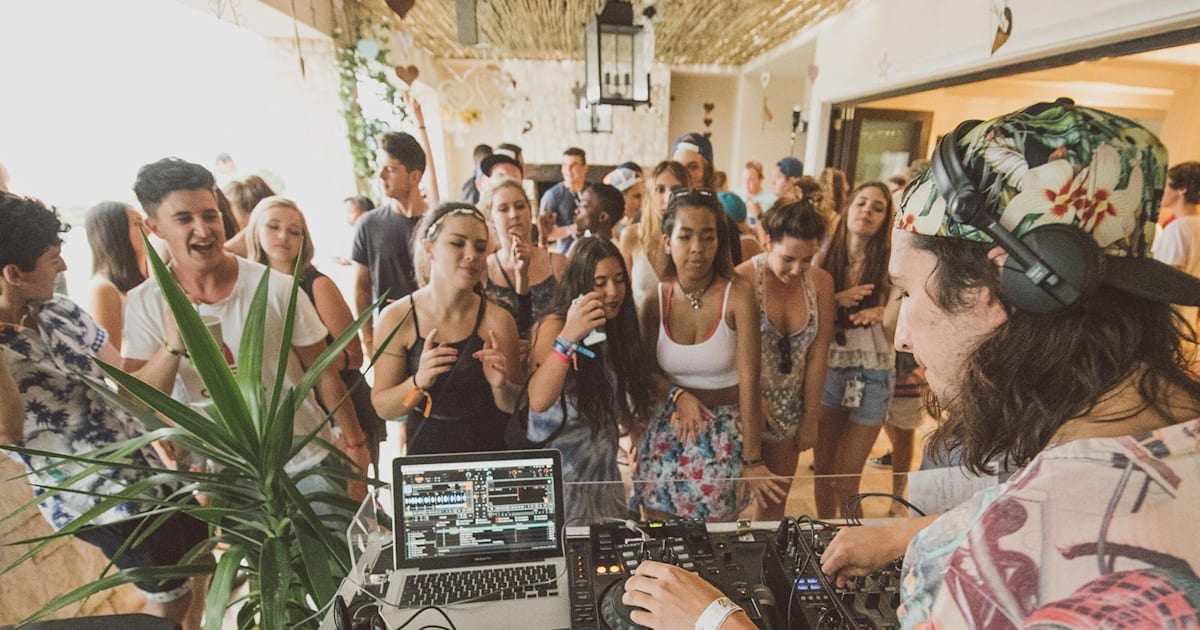 How to throw the ultimate alcohol-free party