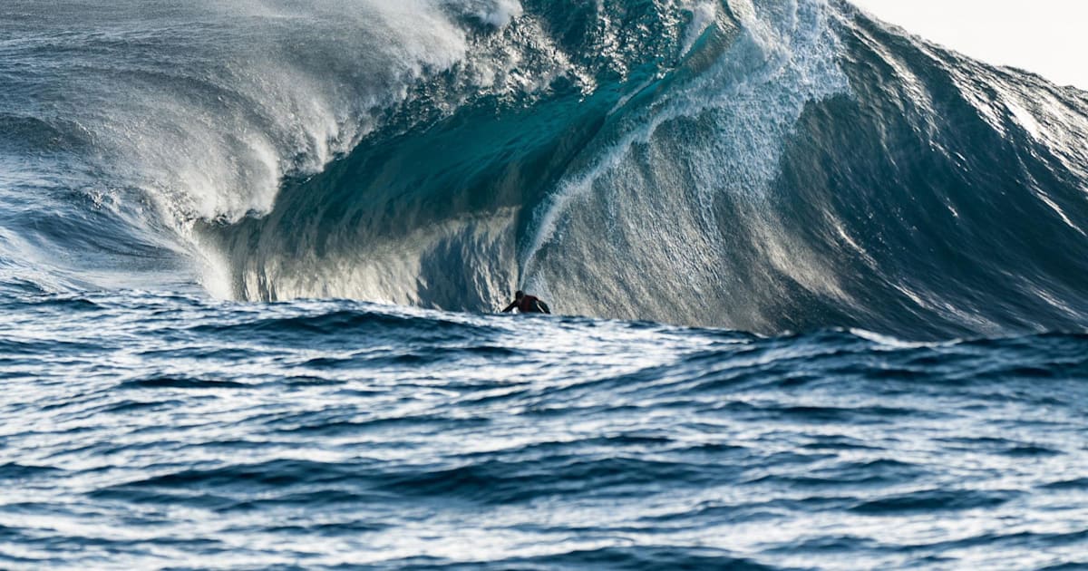 Heavy Surfing Wipeouts: Justen Allport gets annihilated