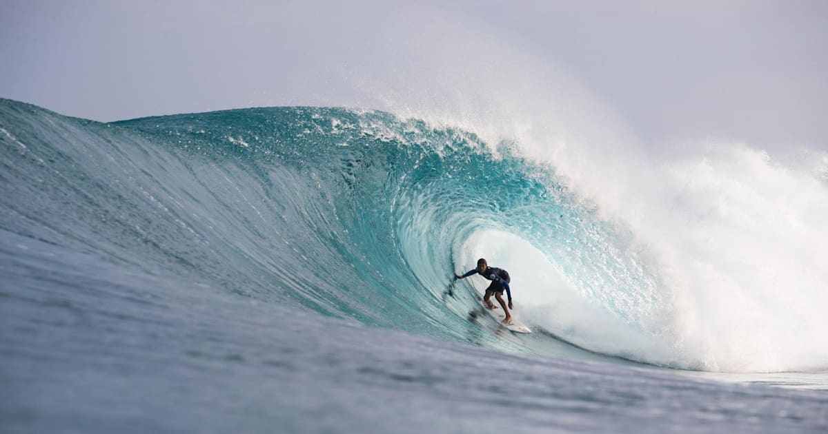 2017 Volcom Pipe Pro, Day 2 Highlights | Red Bull Surf