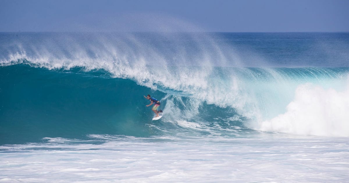 2017 Volcom Pipe Pro, Day 2 Highlights | Red Bull Surf