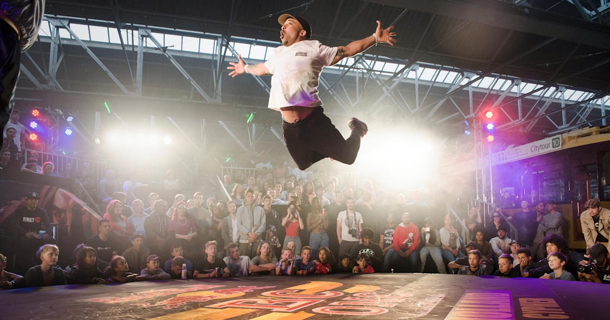 Red Bull Flying Illusion: How to Breakdance 1| Red Bull