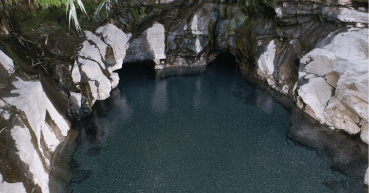 Termas de Pica, una flor en la arena