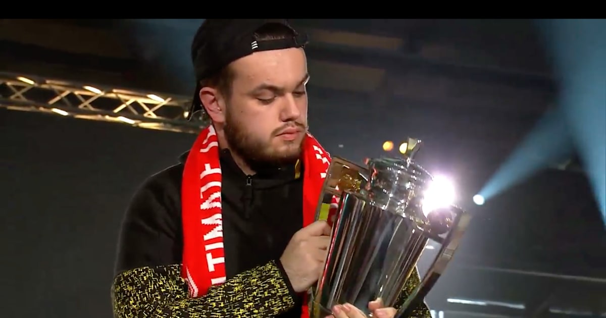 The Best FIFA 17 Ultimate Team Players In The World