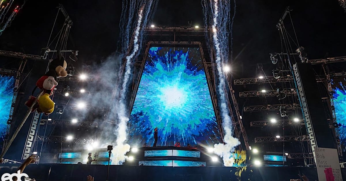 Miguel Joins RL Grime on Stage at EDC 2017