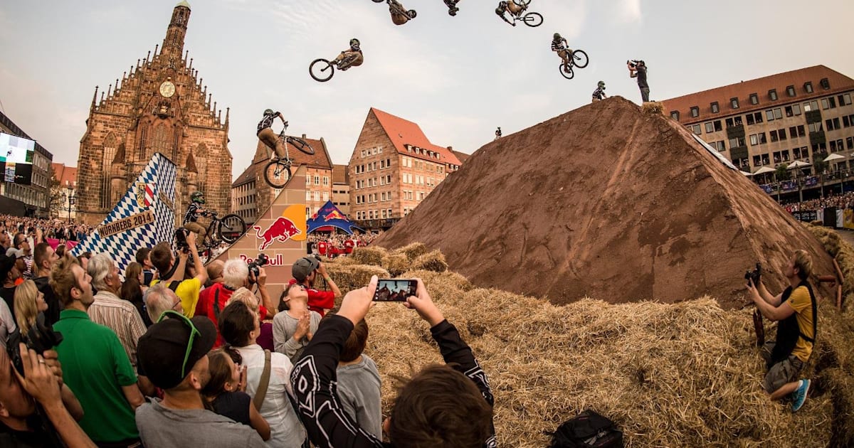 Nicholi Rogatkin 1440 graus Red Bull District Ride