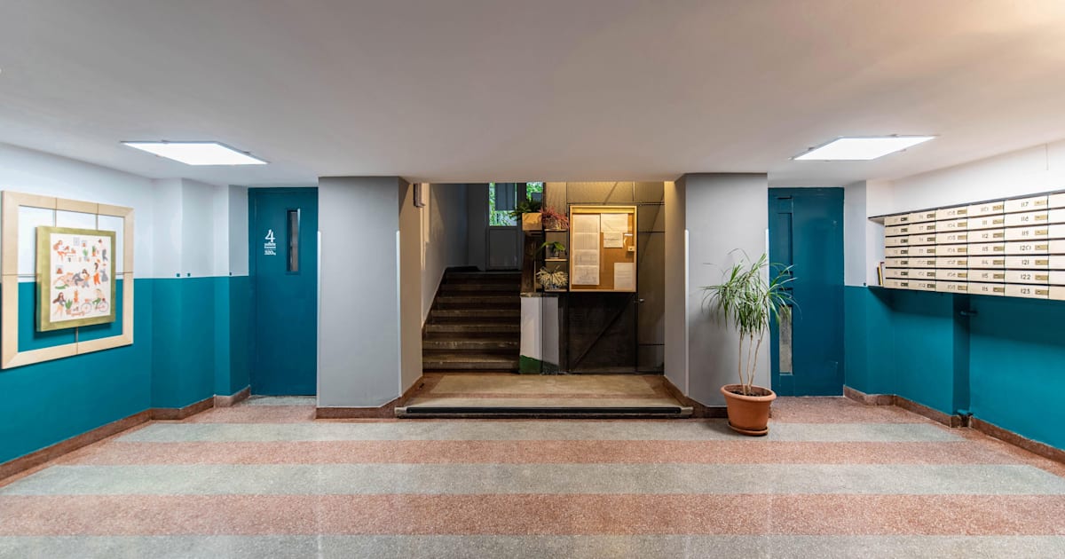 Doi arhitecți au resuscitat o scară de bloc