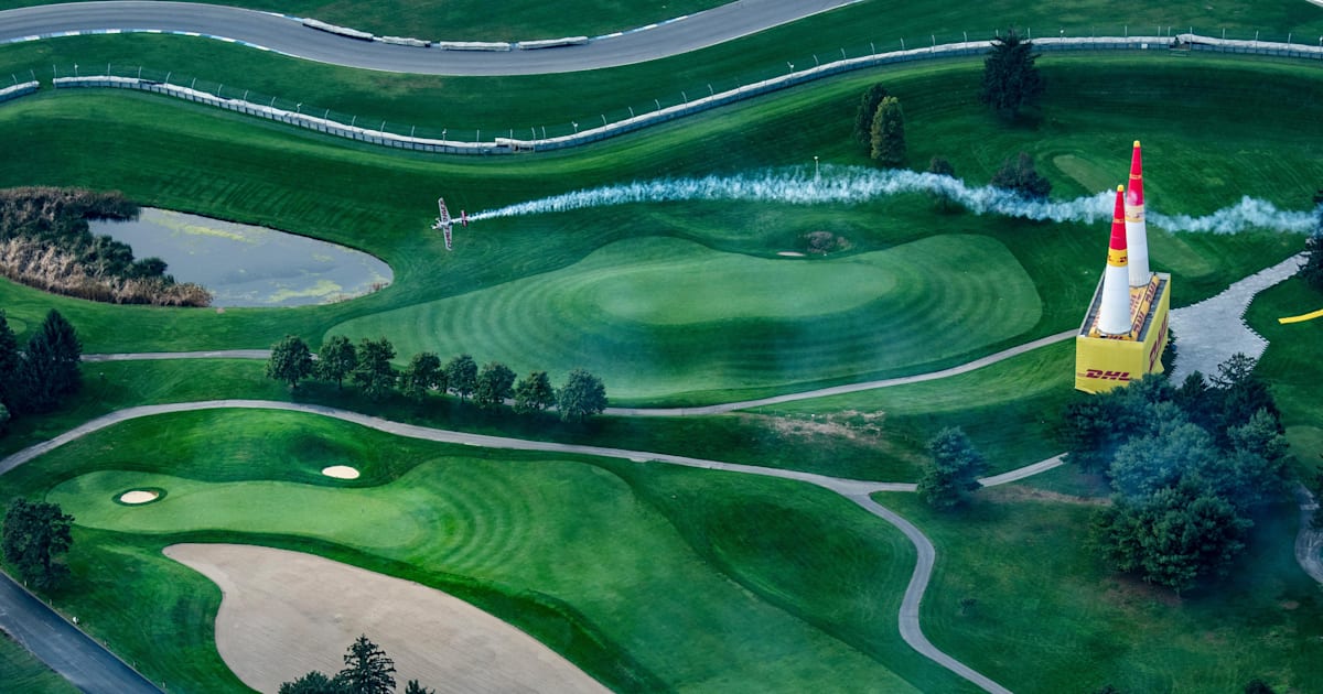 Air Race: Capturing the exiting aerial obstacle course!